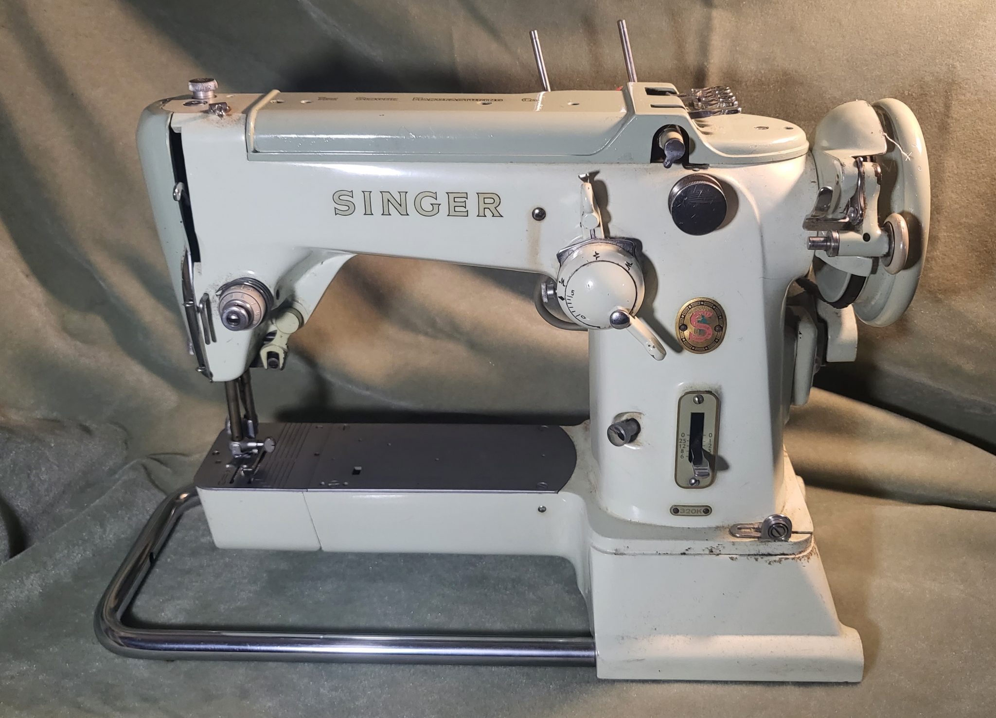 Singer 320k - Eye Ma Ozi Collector