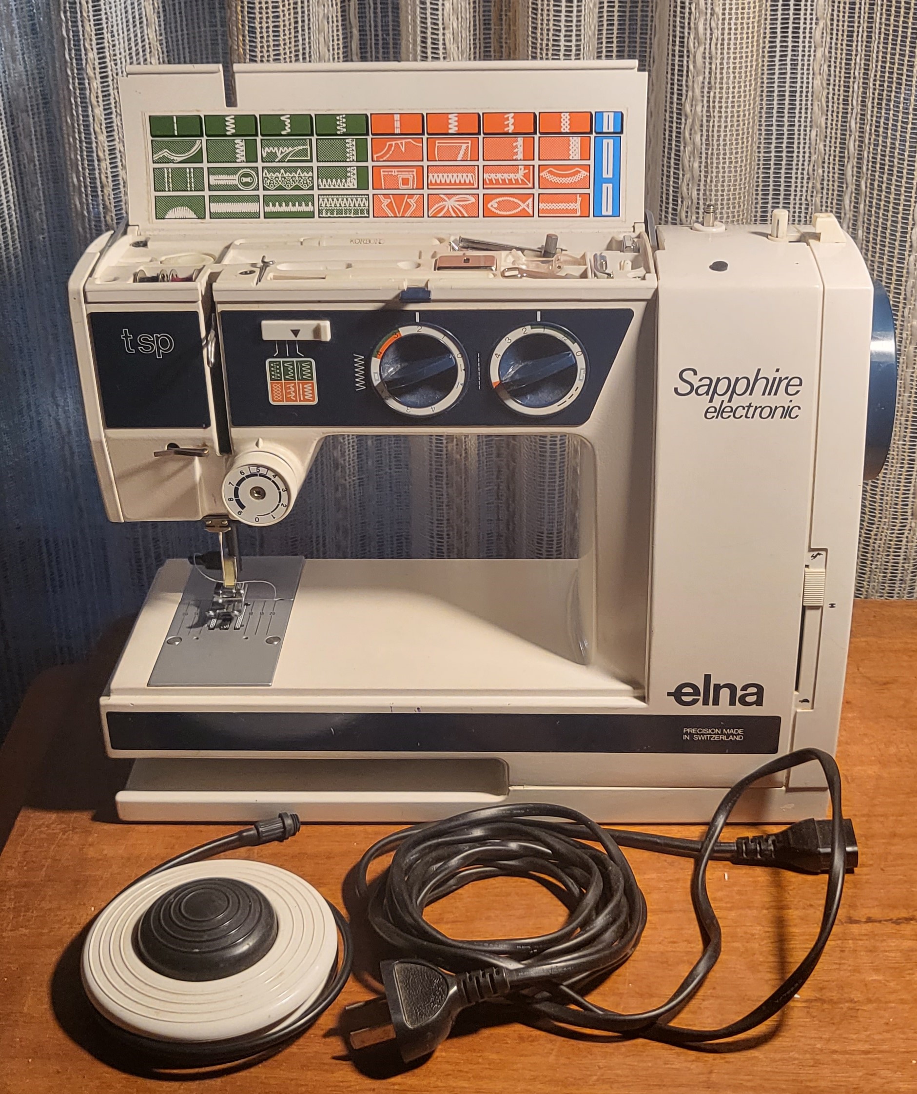 Amazing Vintage sewing machines to collect and use.