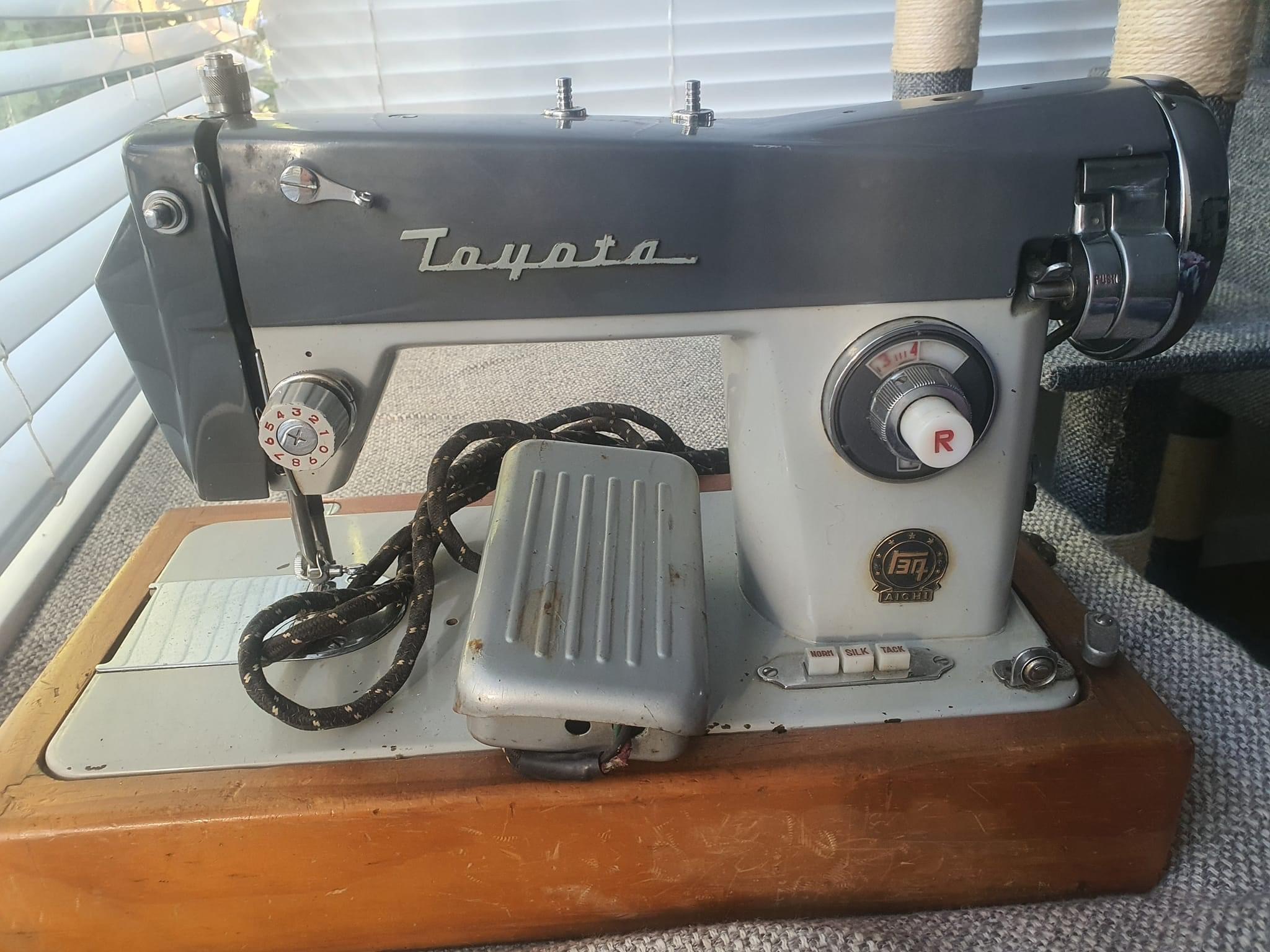 Modern - Eye Ma Ozi Collector